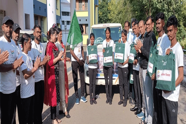 अमृत कलश यात्रा मुंबईसाठी Amrit Kalash Yatra - Tarun Bharat Nagpur