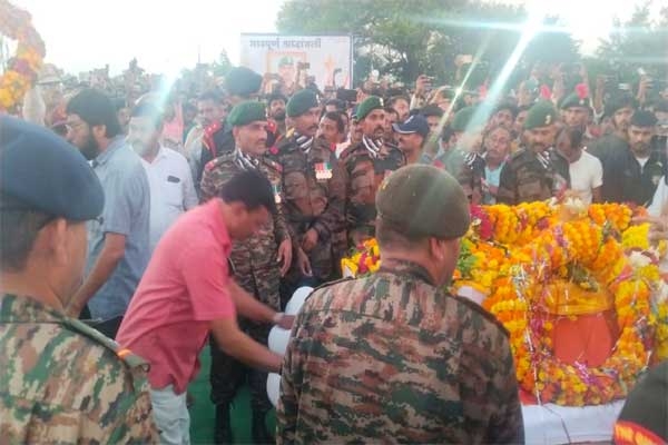 हुतात्मा देवीप्रसादला स्त्राश्रू निरोप Martyr DeviPrasad - Tarun Bharat ...