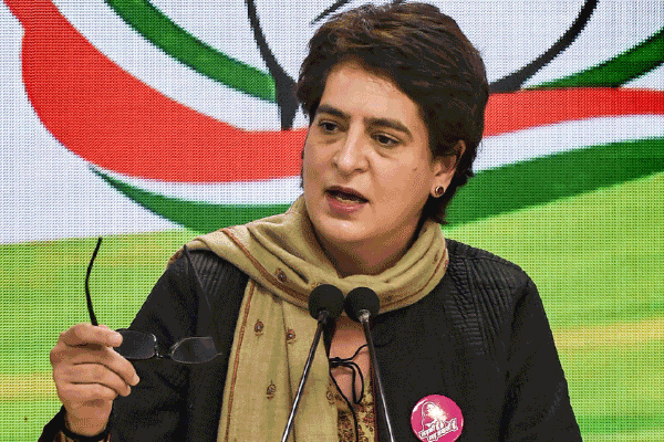 priyanka vadra निवडणूक आयोगाकडे तक्रार - Tarun Bharat Nagpur