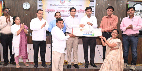 मुलांना पुस्तकांकडे नेऊया : जिल्हाधिकारी Amol Yedge - Tarun Bharat Nagpur