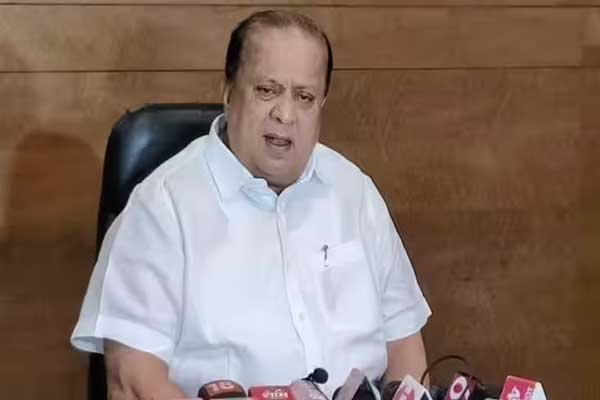 हसन मुश्रीफांच्या निकटवर्तीयांवर छापेमारी (Hasan Mushrif) - Tarun ...