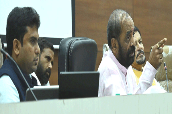 समिती असतानाही कामगारांच्या Labor issues - Tarun Bharat Nagpur