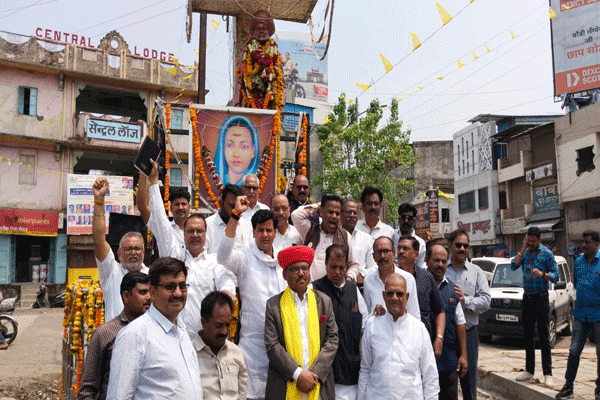 महात्मा फुलेंना ‘भारतरत्न’ मिळायलाच Navneet Rana - Tarun Bharat Nagpur