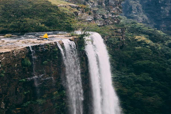 धबधब्यात फोटो क्लिक करण Kyoti Waterfall - Tarun Bharat Nagpur