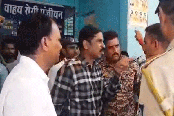 'चुप बे, बेवकूफ कहीं का Bhind Incident-Collector - Tarun Bharat Nagpur