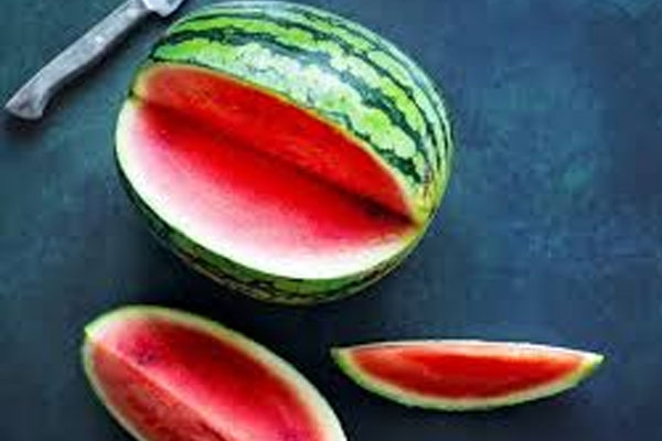 watermelon कापलेले टरबूज ठेवताय फ्रीजमध्ये - Tarun Bharat Nagpur
