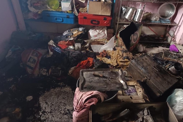 fire due to short circuit गादेगाव येथे शार्टसर्क - Tarun Bharat Nagpur