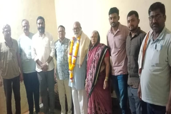 आष्टीत होलेंनी घेतले भाजपा माजी Sumit Wankhede - Tarun Bharat Nagpur